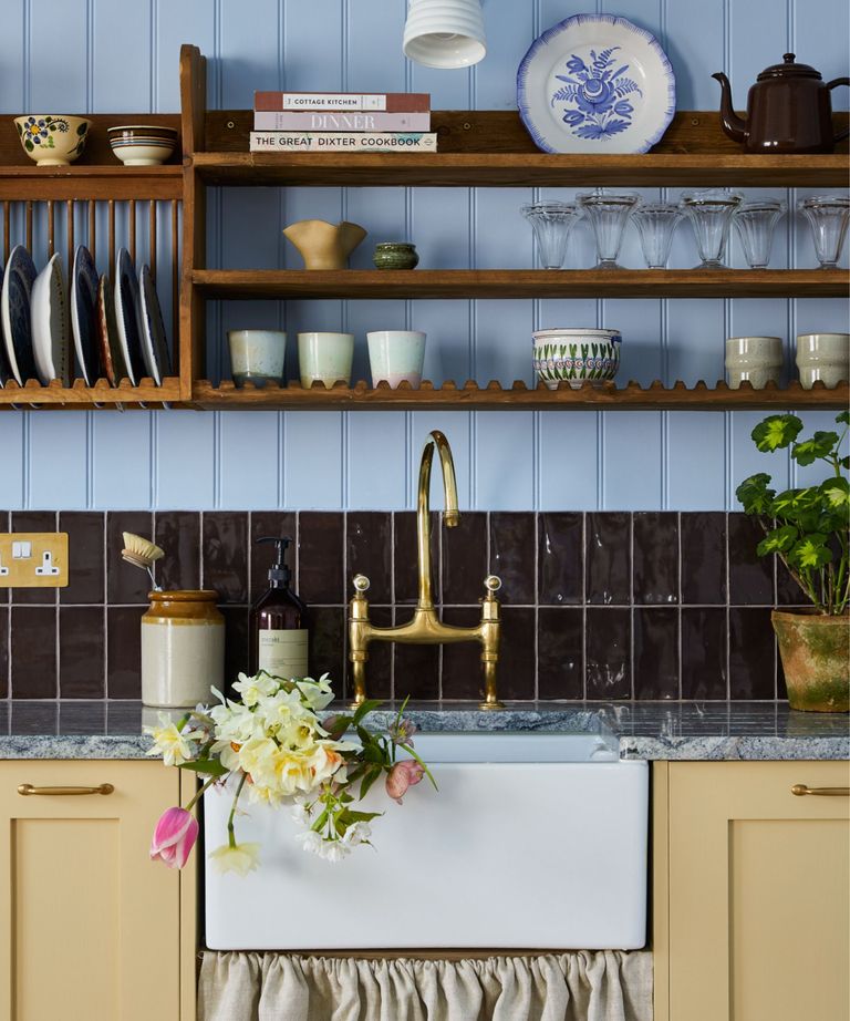 How to decorate with vintage ceramics | Homes and Gardens