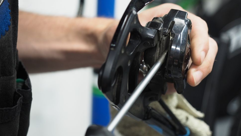 How to replace your bike's disc brake pads | Bike Perfect