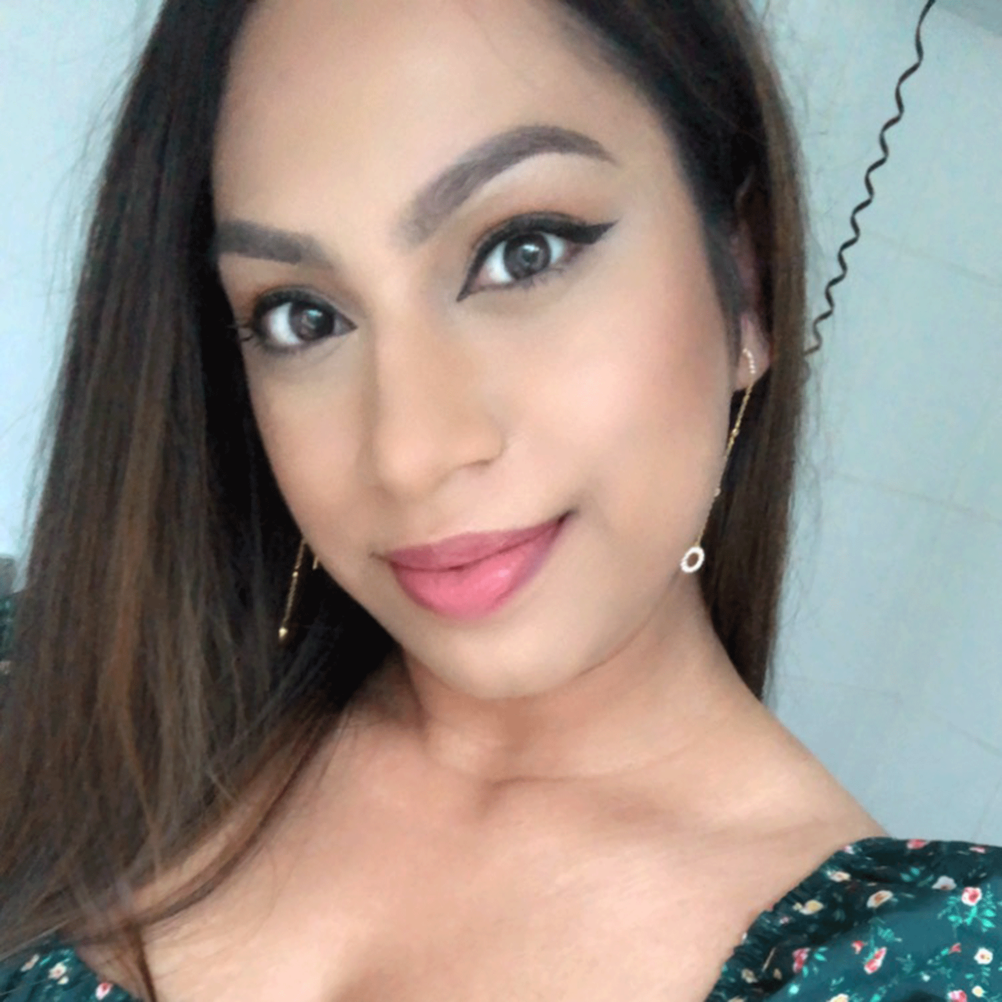 What colours work with navy kitchens? | Ideal Home