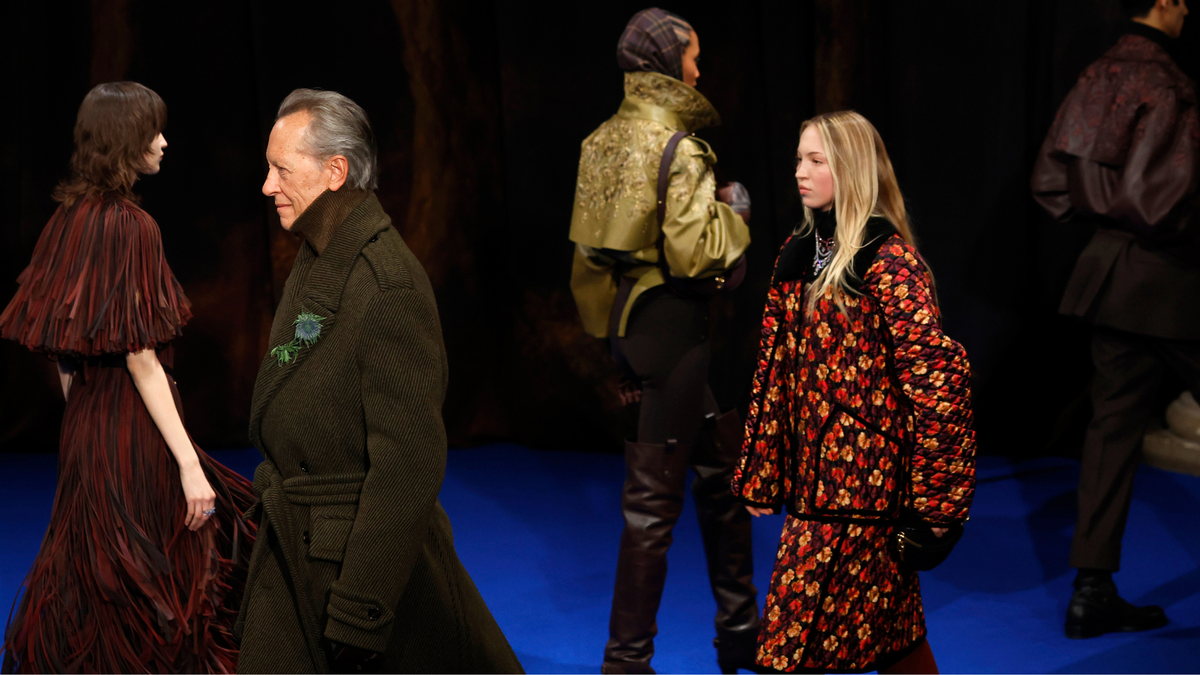 Burberry enlists a star-studded cast for its Autumn/Winter 2025 show ...