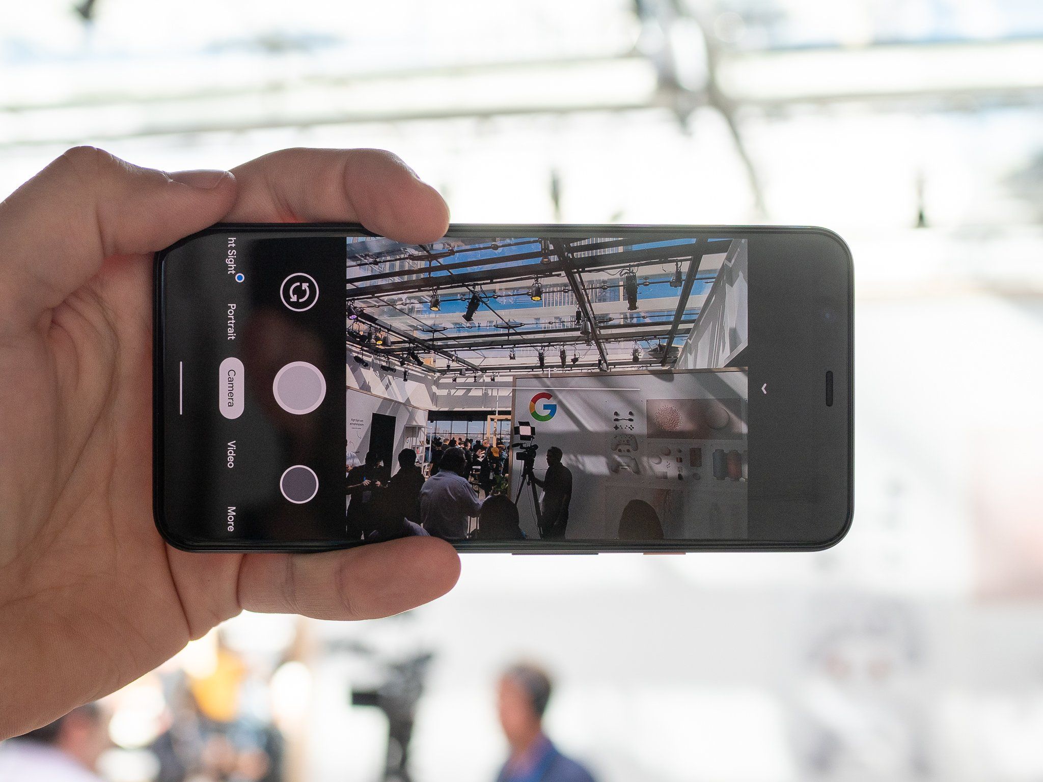 How to properly stabilize your phone when taking photos and videos ...