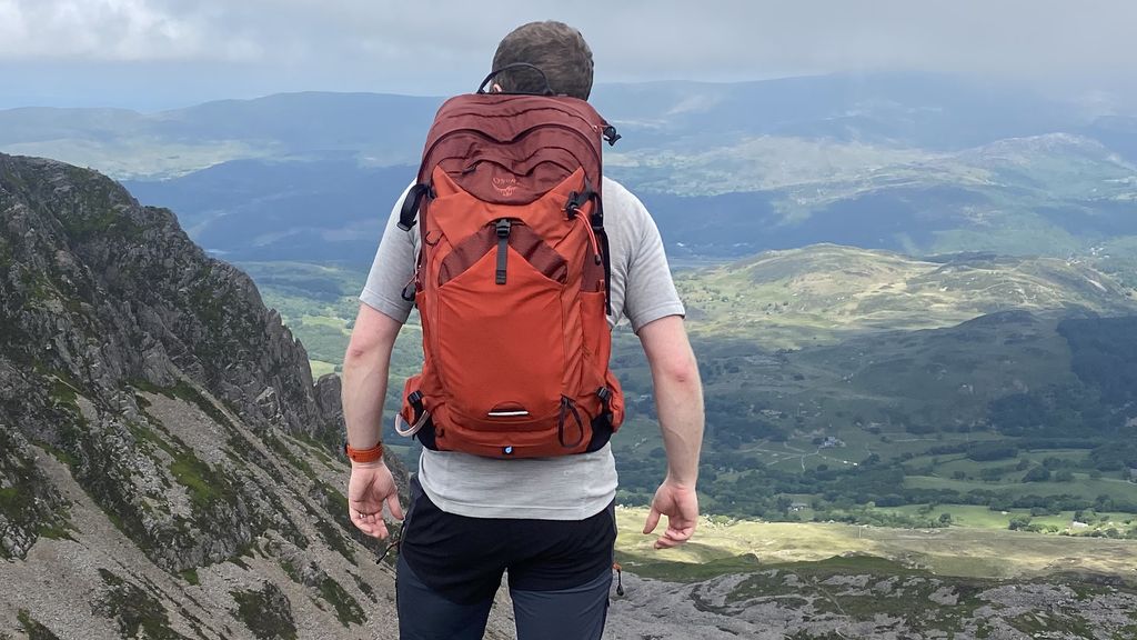 The best daypacks: for shorter hikes and casual walks | Advnture