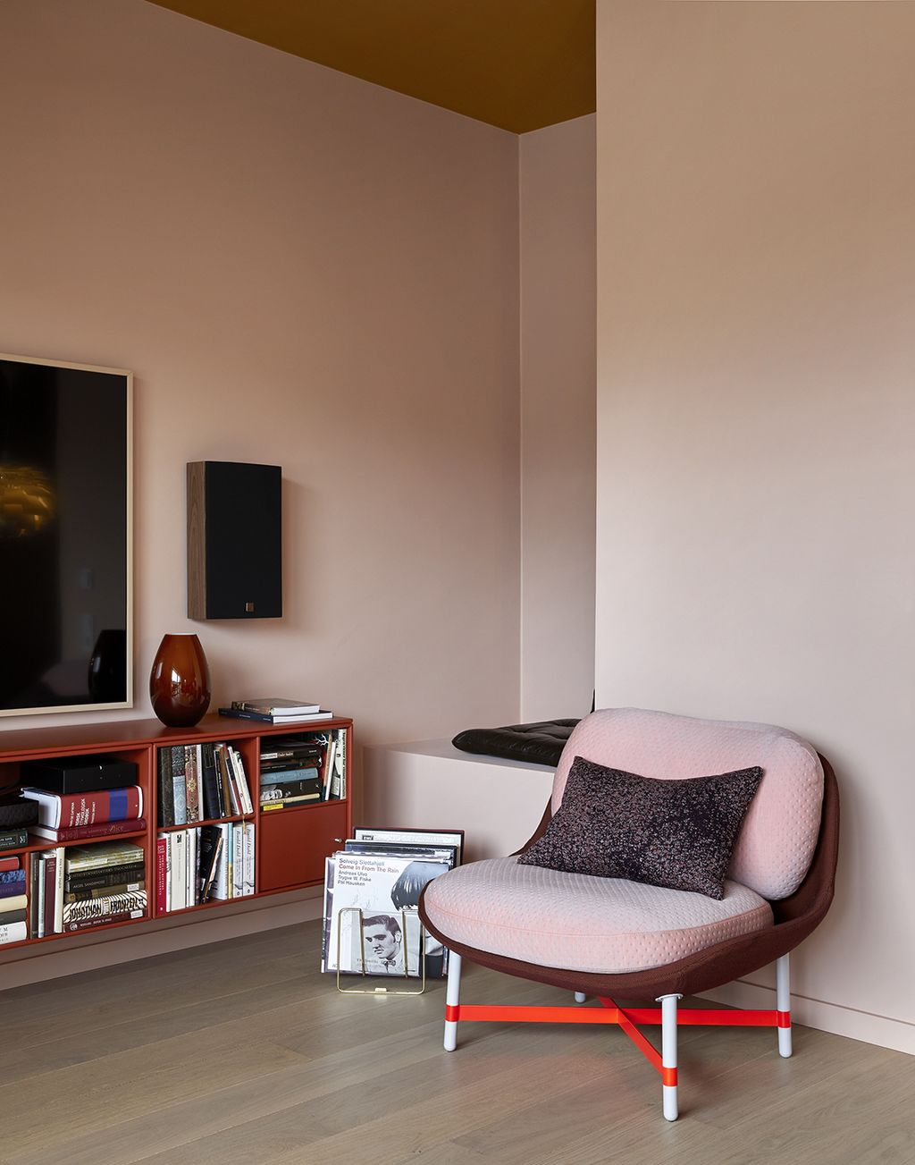 What Colors Go With Red? 10 Shades to Try With This Bold Hue | Livingetc