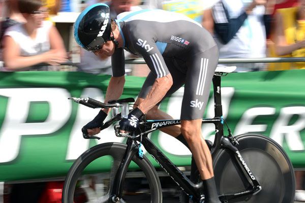 Sky's Rod Ellingworth studying Giro d'Italia's Saltara time trial ...
