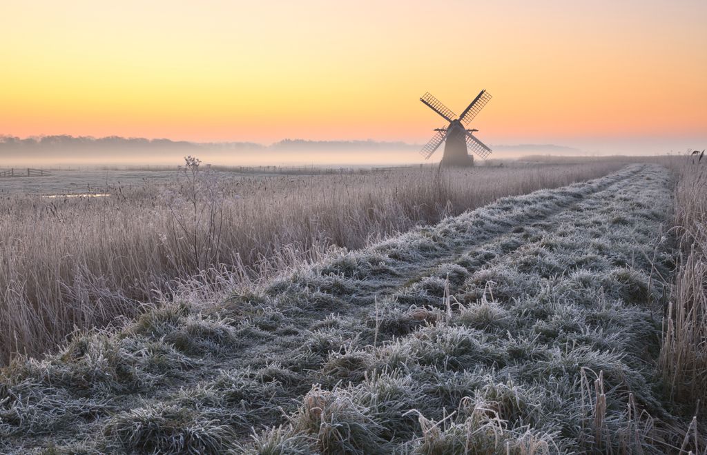 Land grabs: 26 essential landscape photography tips you need to know ...