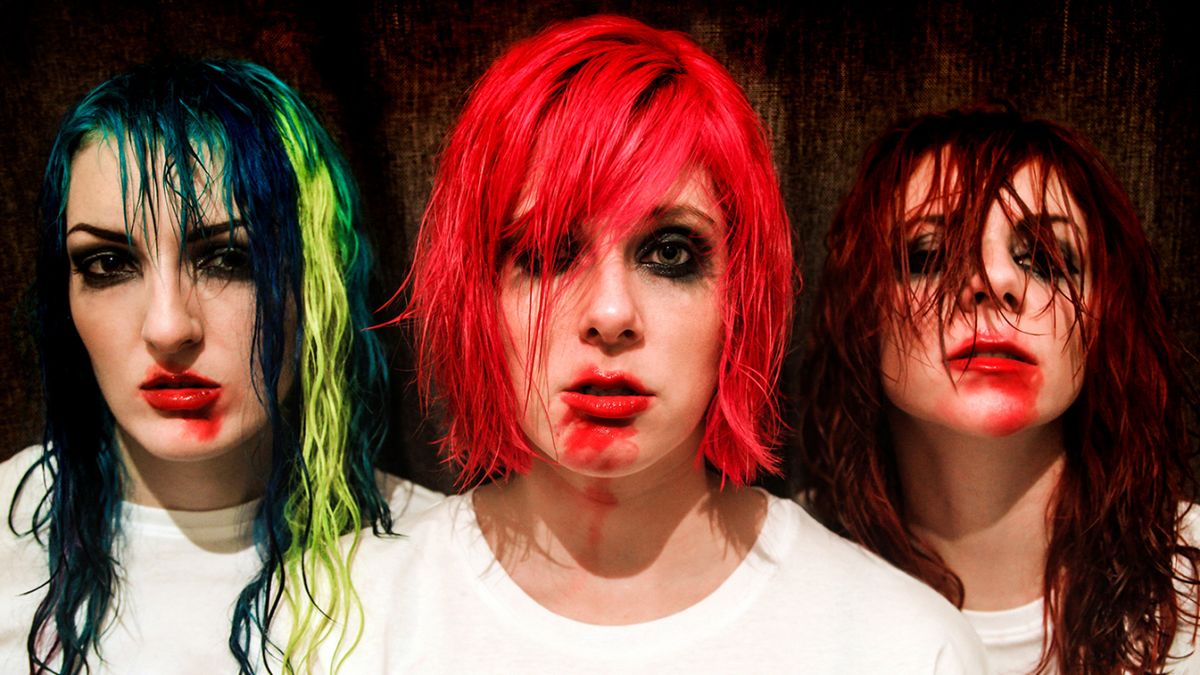 Lounge Kittens get Christmassy with Andrew WK | Louder