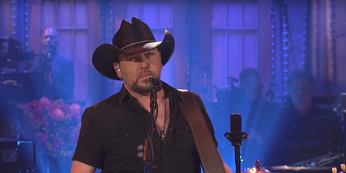 How Jason Aldean Responded After Maskless Disney World Picture Went ...
