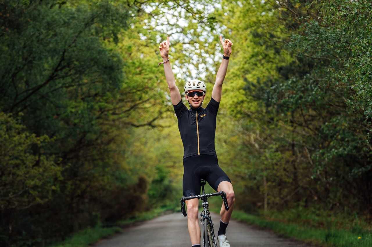 What are the differences between ordinary cyclists and someone with the ...