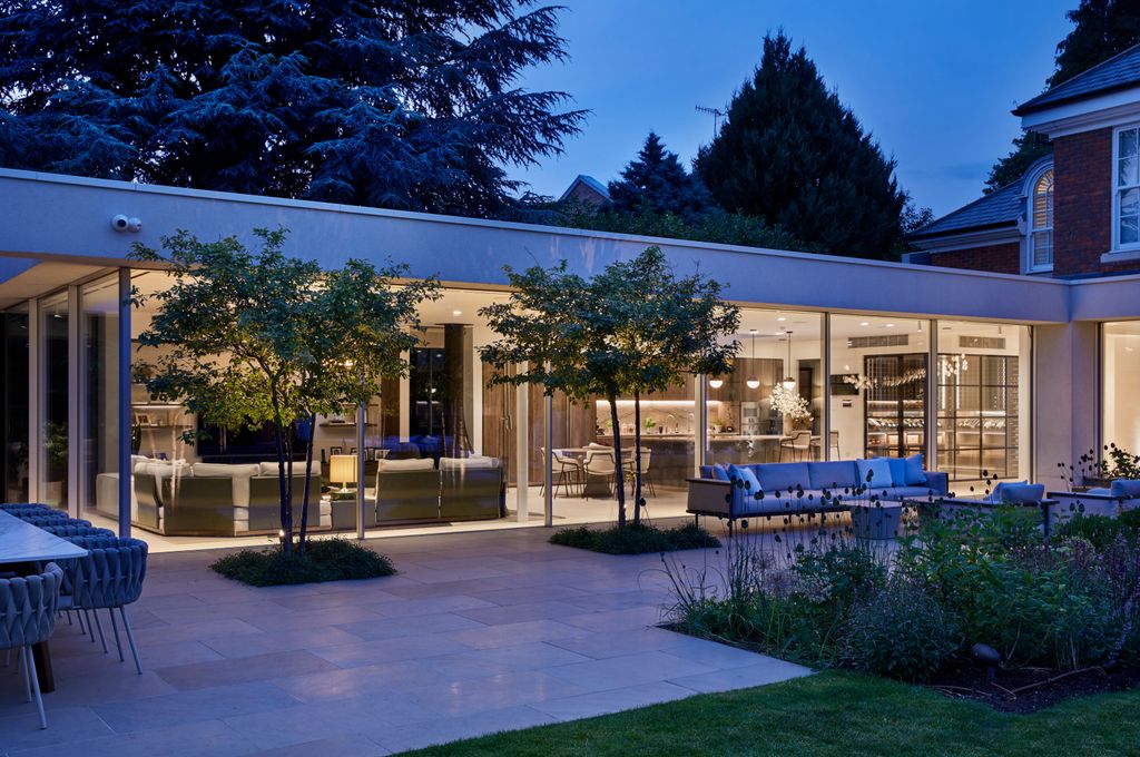 Contemporary pavilions transform Surrey House | Wallpaper*