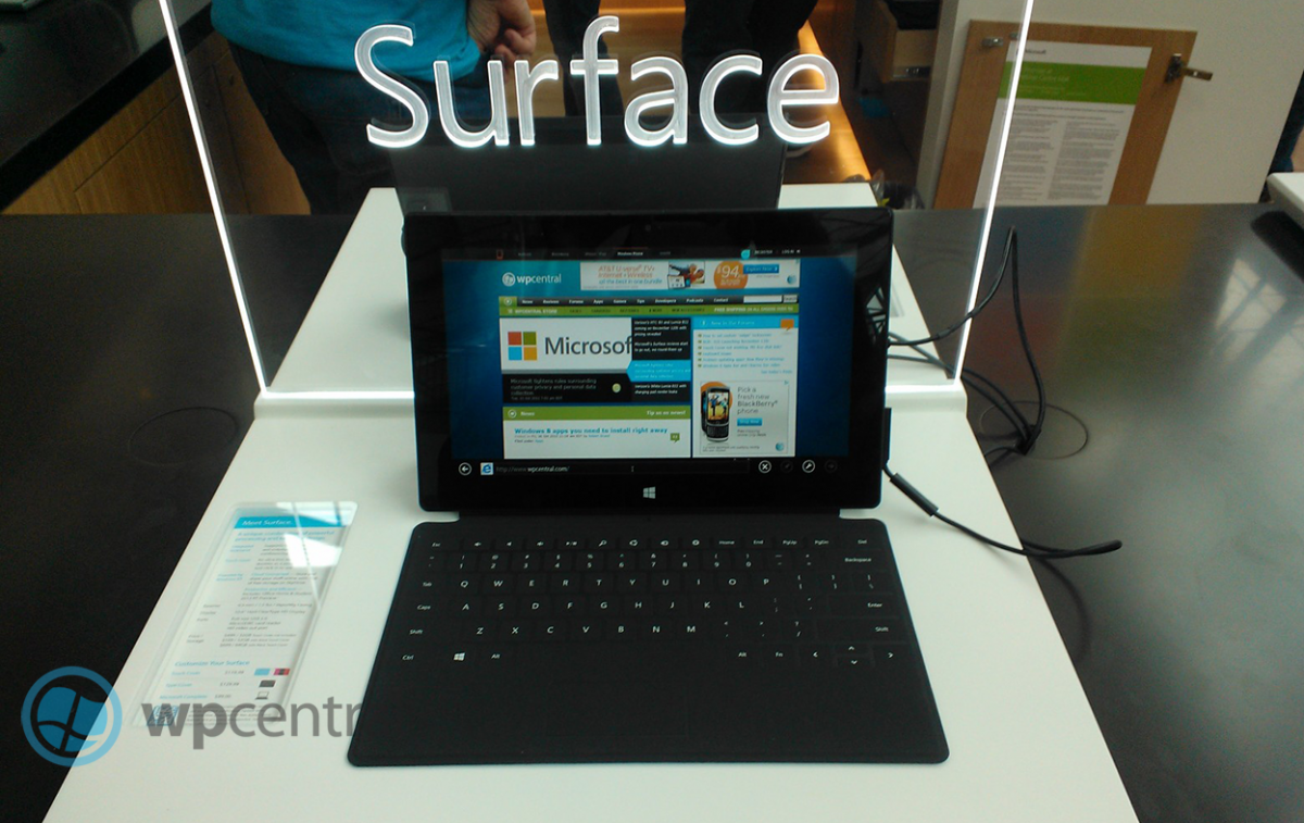 People lining up in the US for the Microsoft Surface | Windows Central