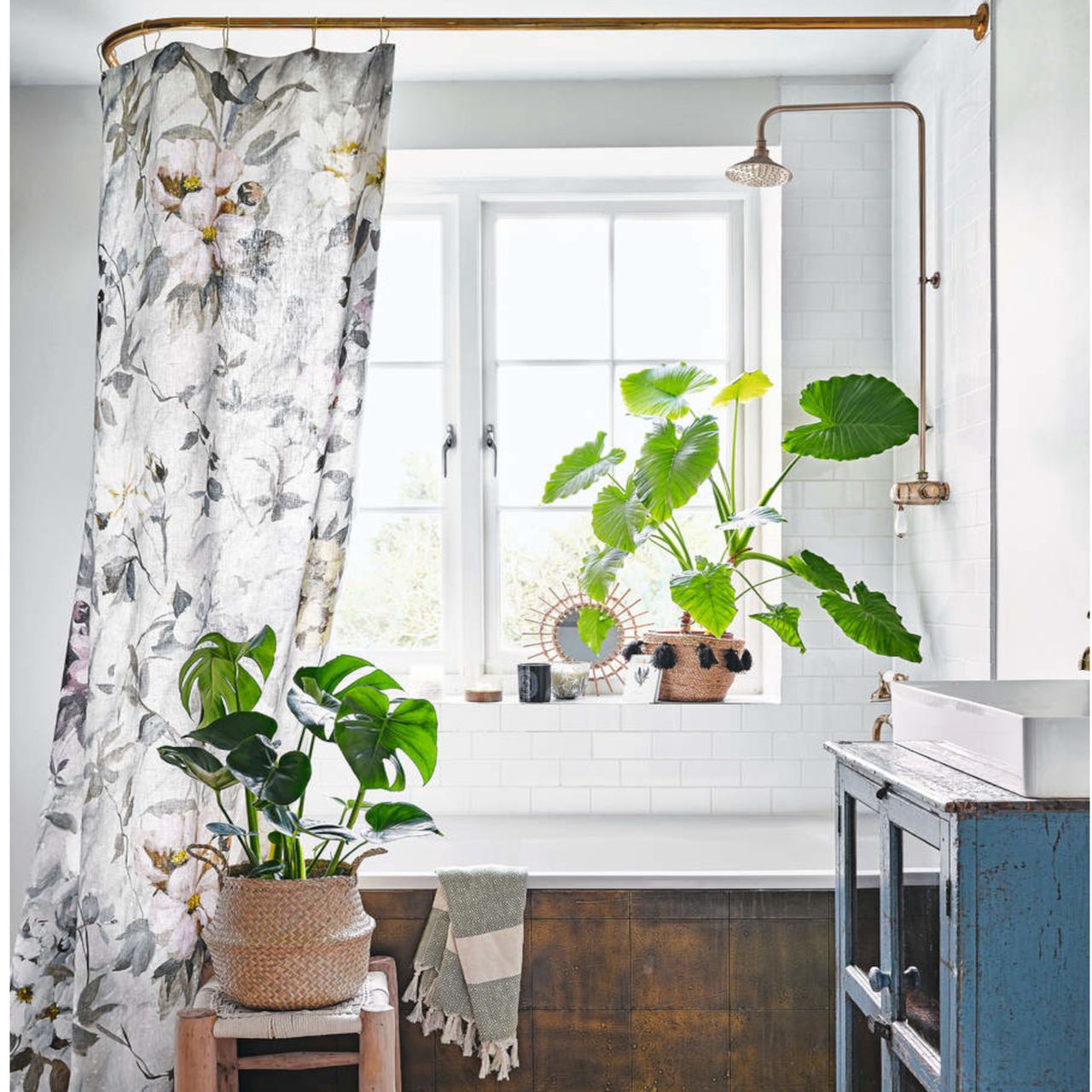 How to stop condensation on walls and ceilings - 11 easy steps | Ideal Home