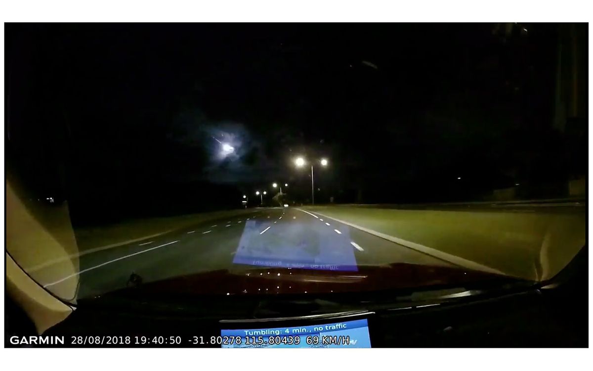 In Photos: Brilliant Fireball Over Perth, Australia of Aug. 28, 2018 ...
