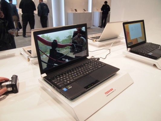 Toshiba Demos World's First Laptops With 4K Display Tecnology | Laptop Mag