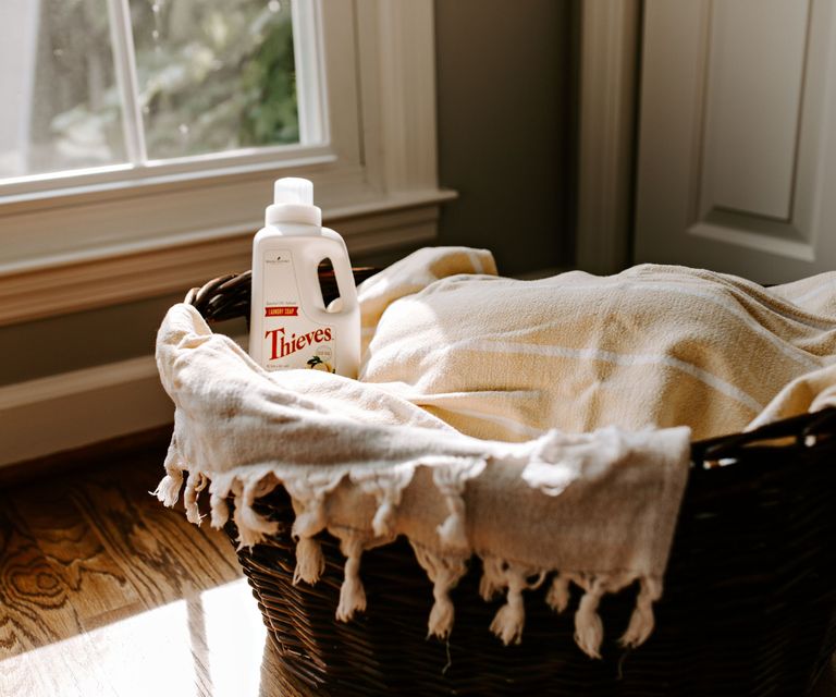 How to remove lint from clothes: even without a lint roller | Homes and ...