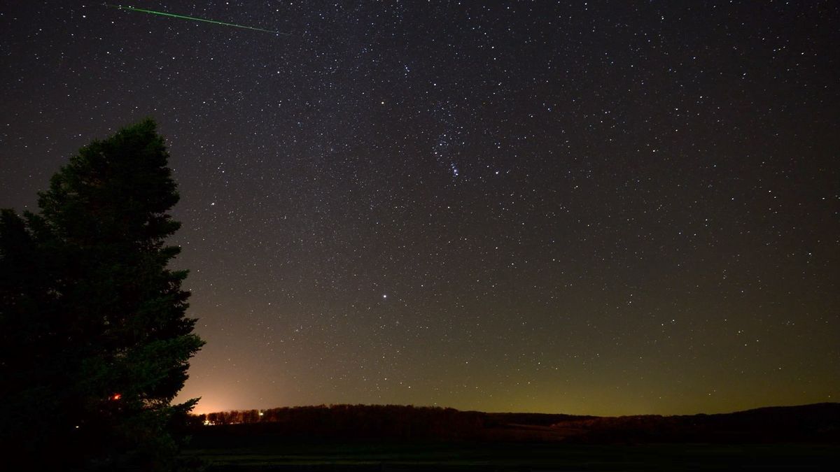 The 2022 Orionid meteor shower put on a show around the world (photos ...