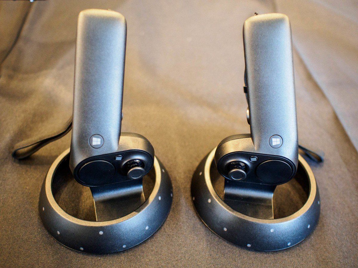 How to fix motion controller tracking loss in Windows Mixed Reality ...