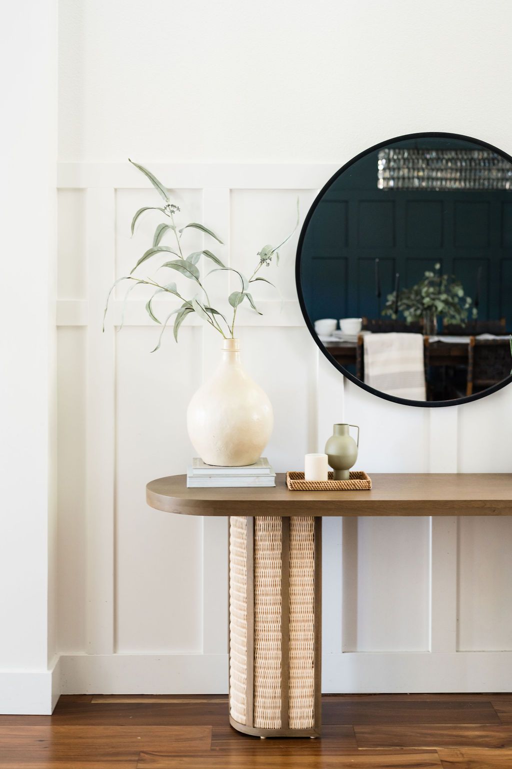 How to use mirrors to make a space seem larger, from experts | Livingetc