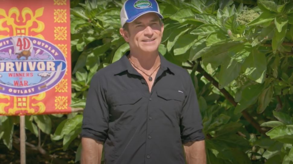 Jeff Probst Reveals How Survivor Keeps Contestants From Hearing The ...