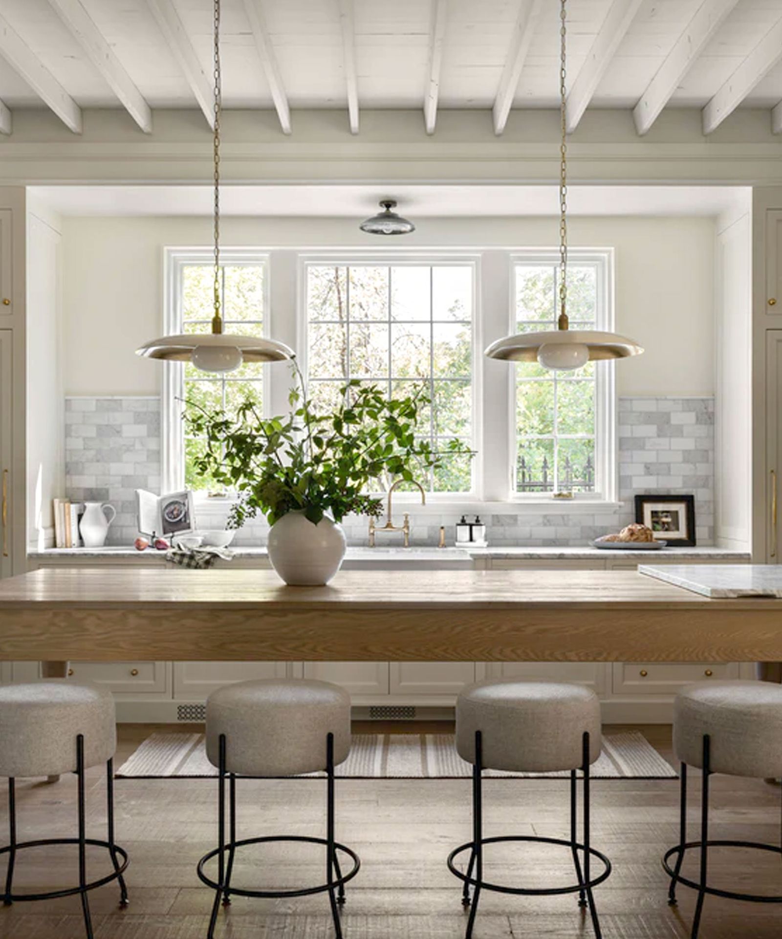 10 kitchen lighting trends that will shine bright in 2024 | Homes & Gardens