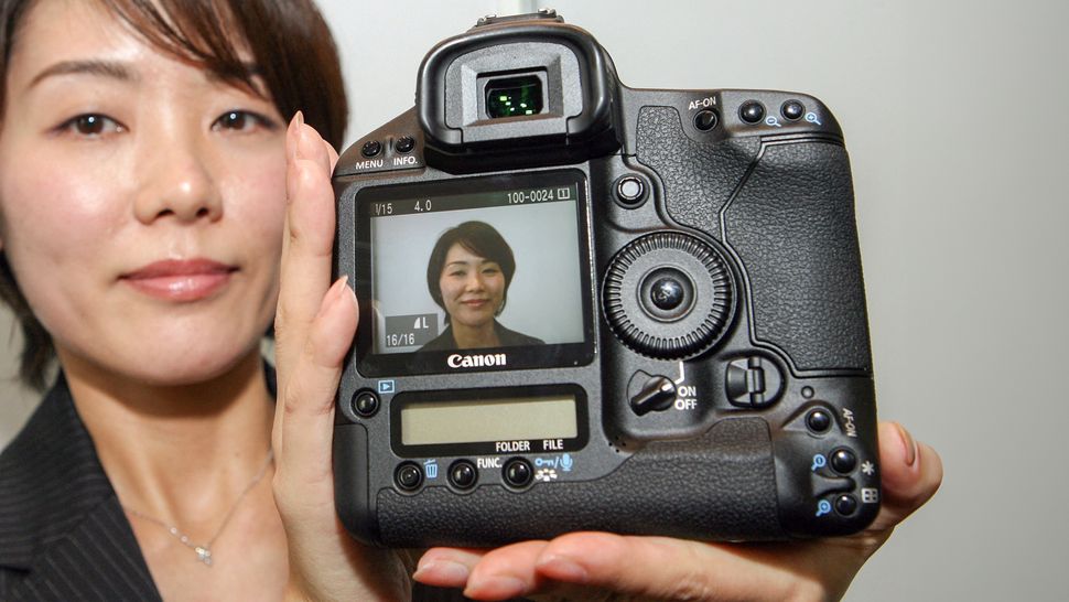 What happened to Canon's perfect 1.3x crop factor pro camera line? I ...
