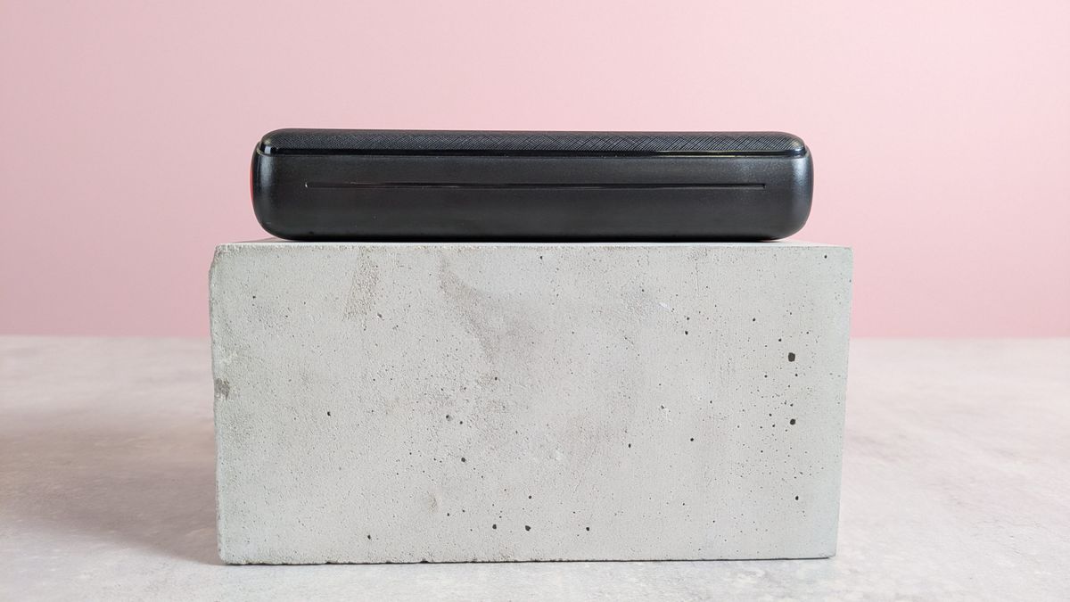 Jiga power bank review: a large power bank with some useful features ...