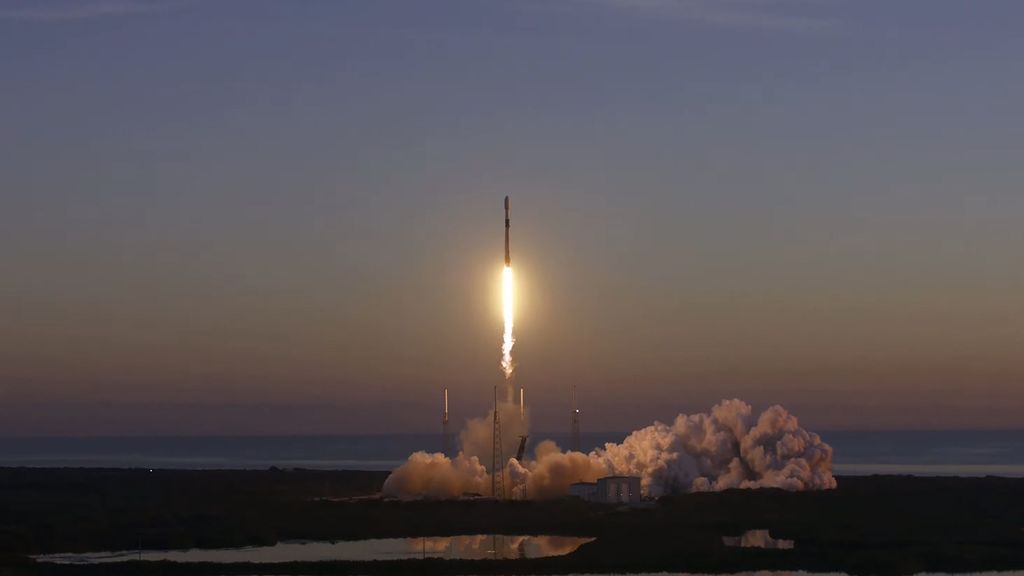 SpaceX launches advanced GPS satellite for US Space Force, nails the ...