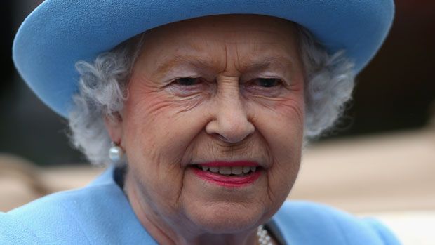 Queen told to rein in spending as she 'reaches final million' | News ...
