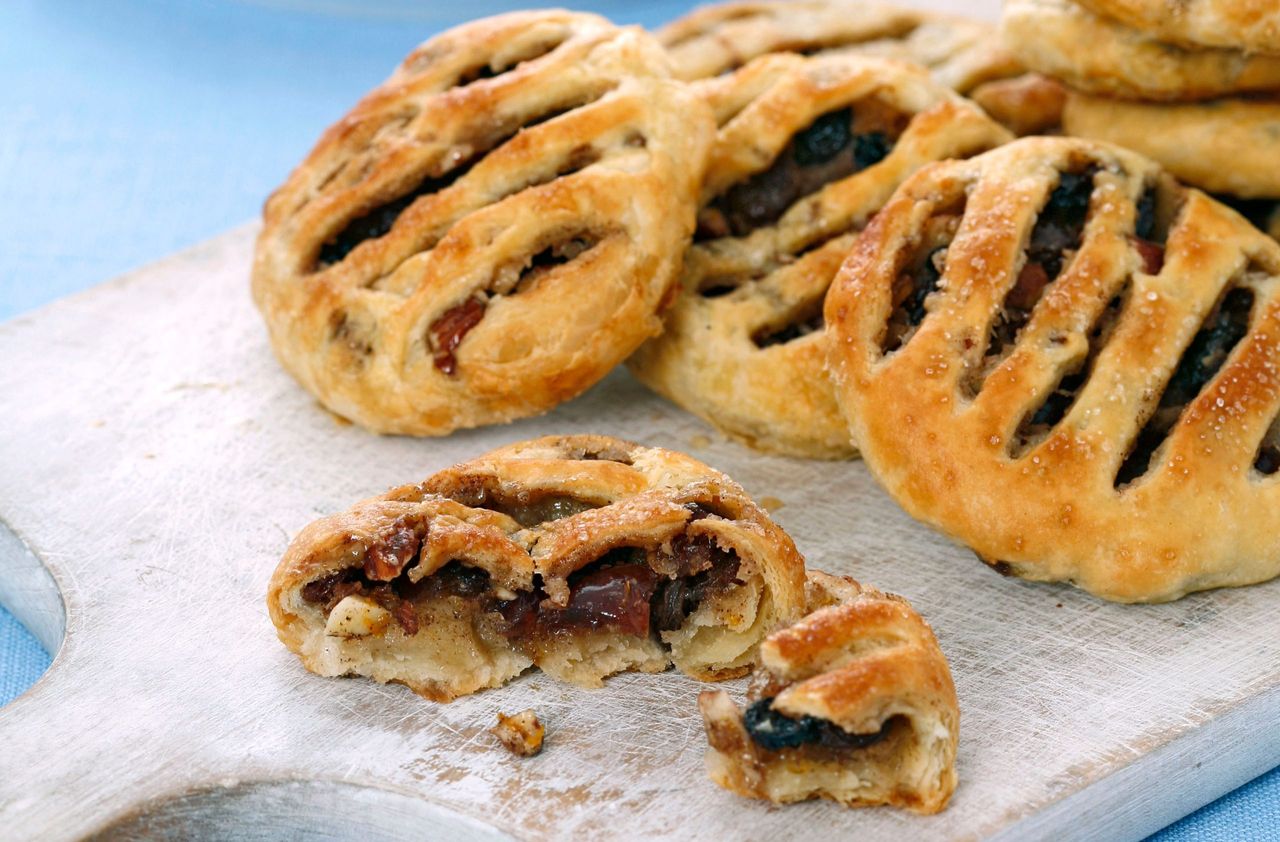 Lower-fat cake recipes | GoodtoKnow