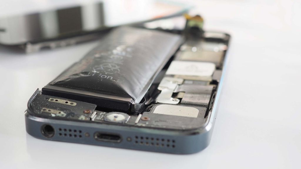 What to Do If Your Smartphone’s Battery Is Swollen | Tom's Guide
