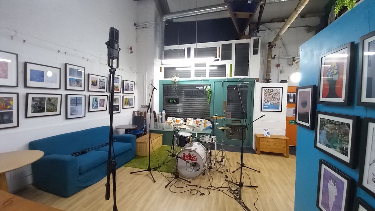 5 pro recording setup ideas: from recording bands to mixing and ...