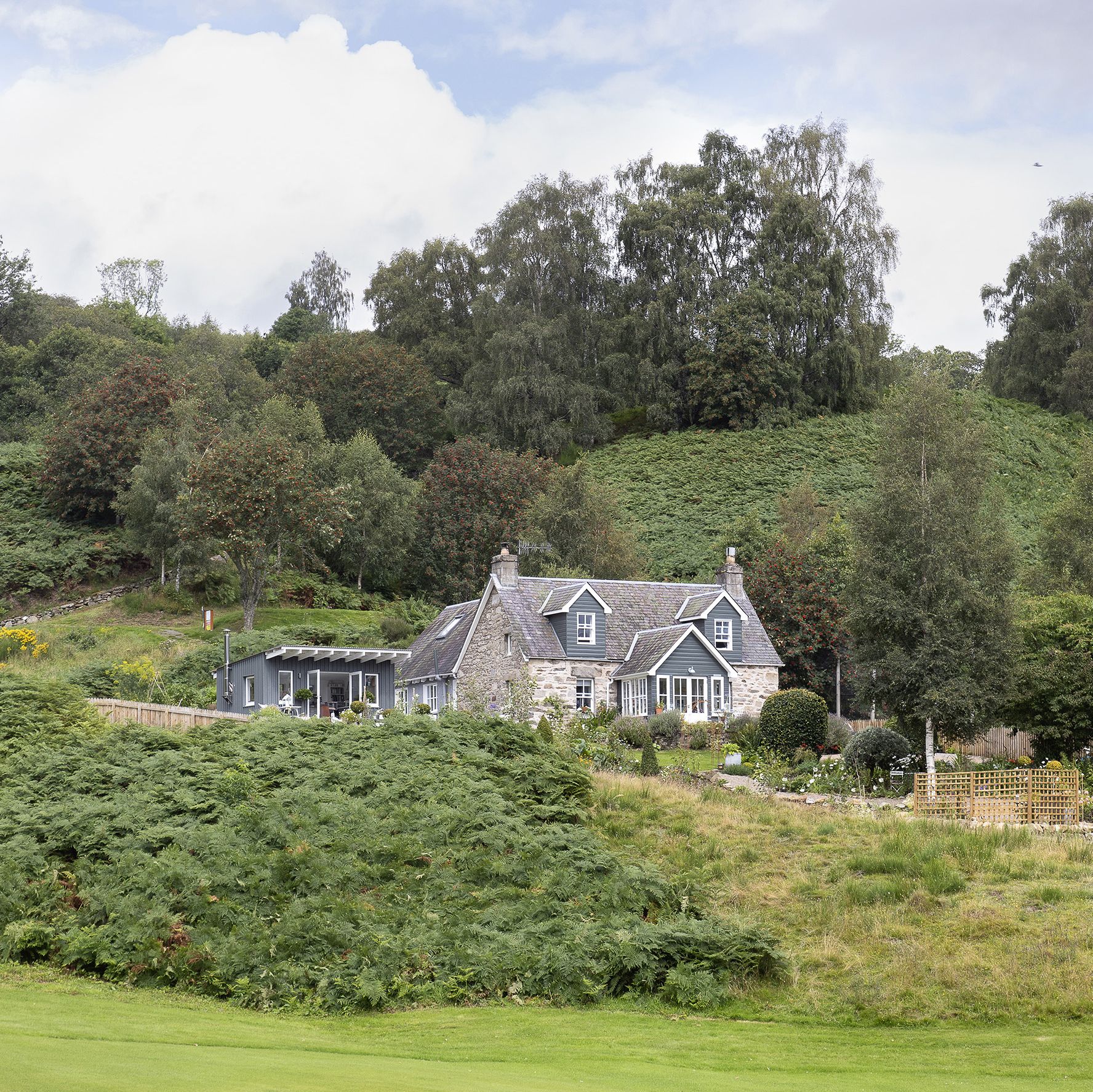 Tour this beautiful country cottage in the Scottish Highlands | Homes ...