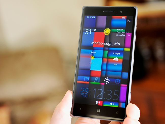 Microsoft's Tetra Lockscreen returns to the Windows Phone Store, but ...