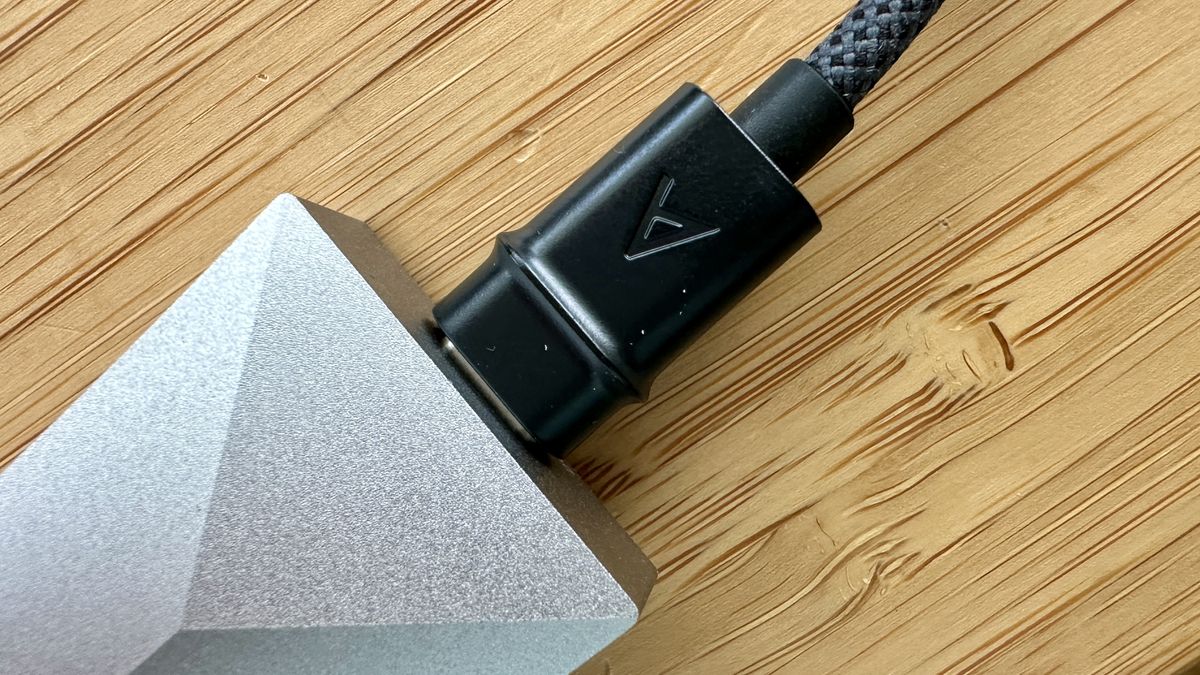 Astell & Kern HC4 review: a petite but powerful DAC that sometimes ...