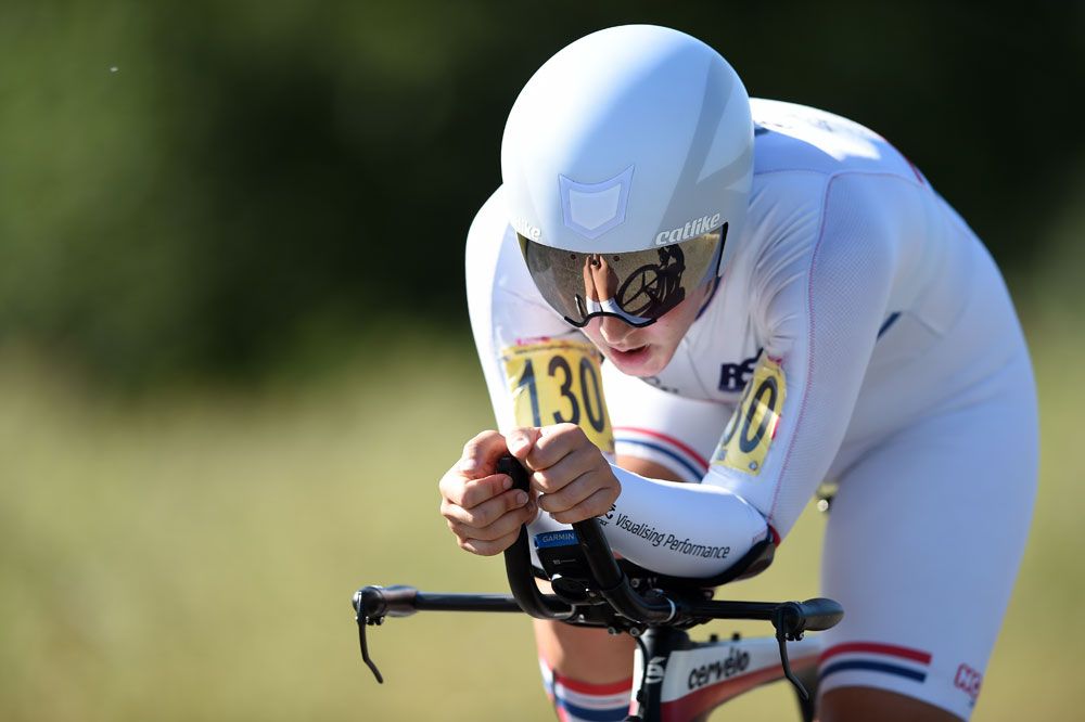 Hayley Simmonds and Ryan Perry win British 25-mile time trial titles ...