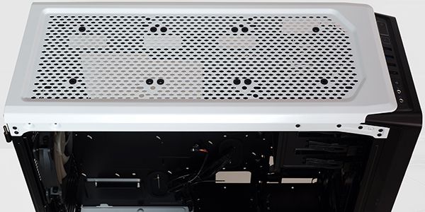 Inside The Corsair Graphite Series 760T