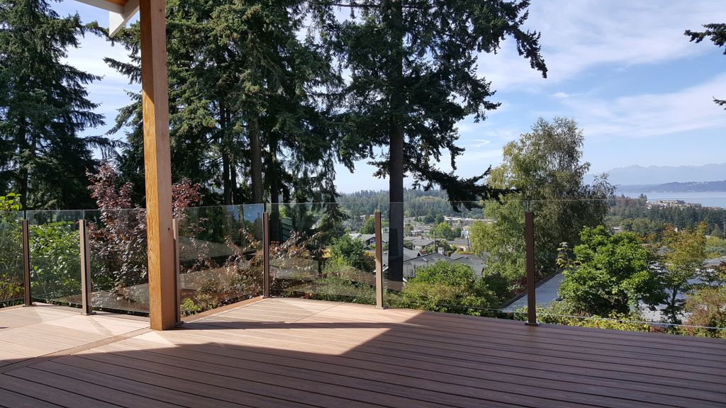 16 deck railing ideas to spice up your porch or patio | Real Homes