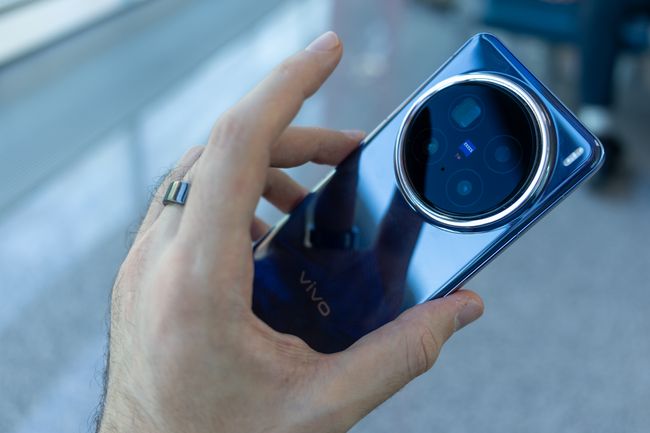 Vivo X200 Pro review: I spent five days with the 200MP Zeiss telephoto ...