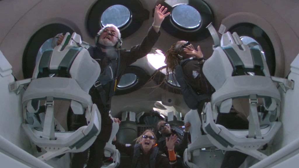 Virgin Galactic launches 1st mother-daughter team and Olympian on space ...