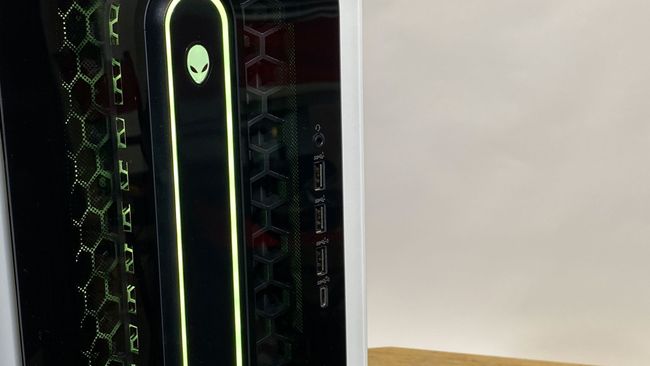 Alienware Aurora R15 Review: Playing it Cooler | Tom's Hardware