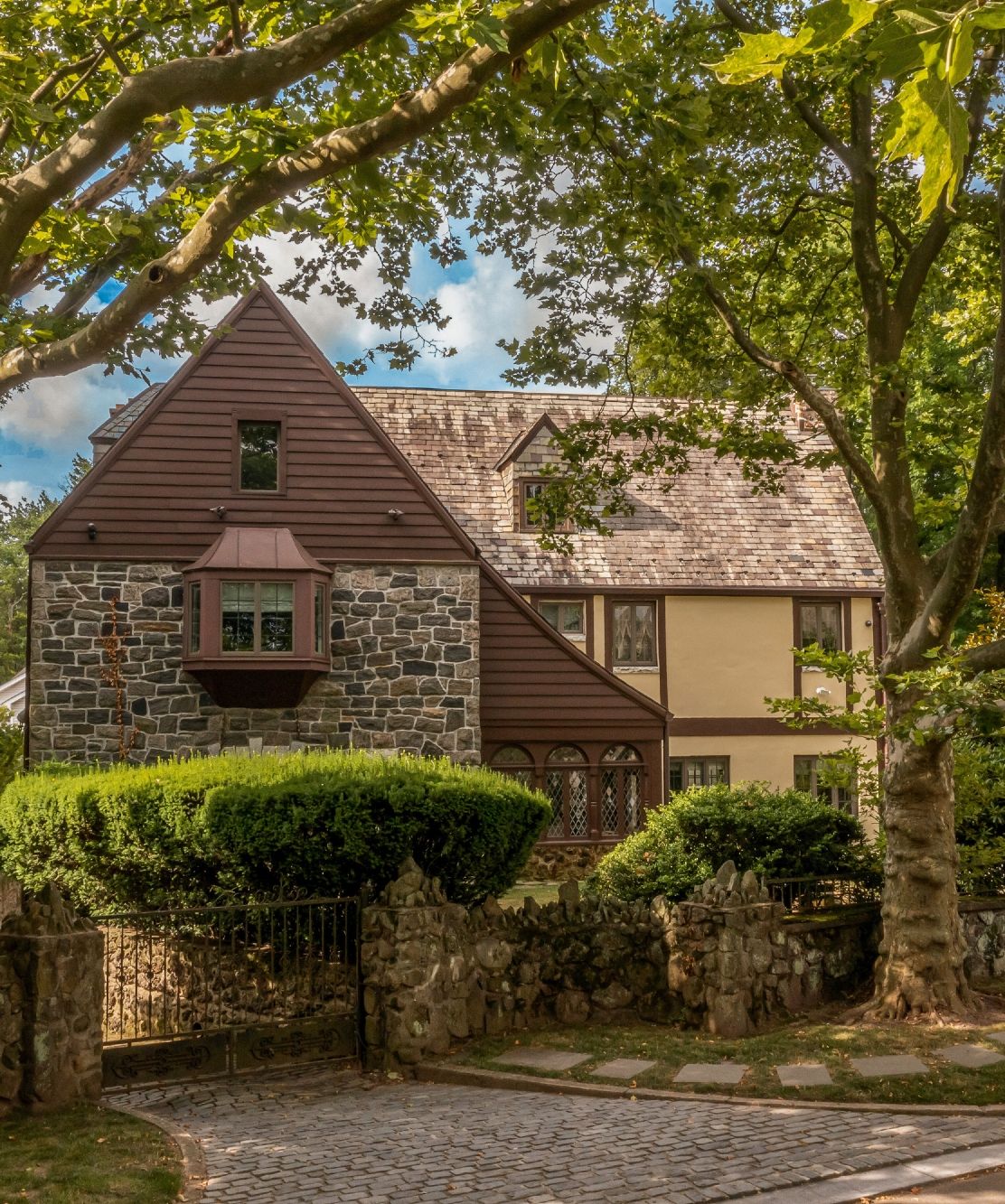Inside 'The Godfather' mansion in Staten Island | Homes and Gardens