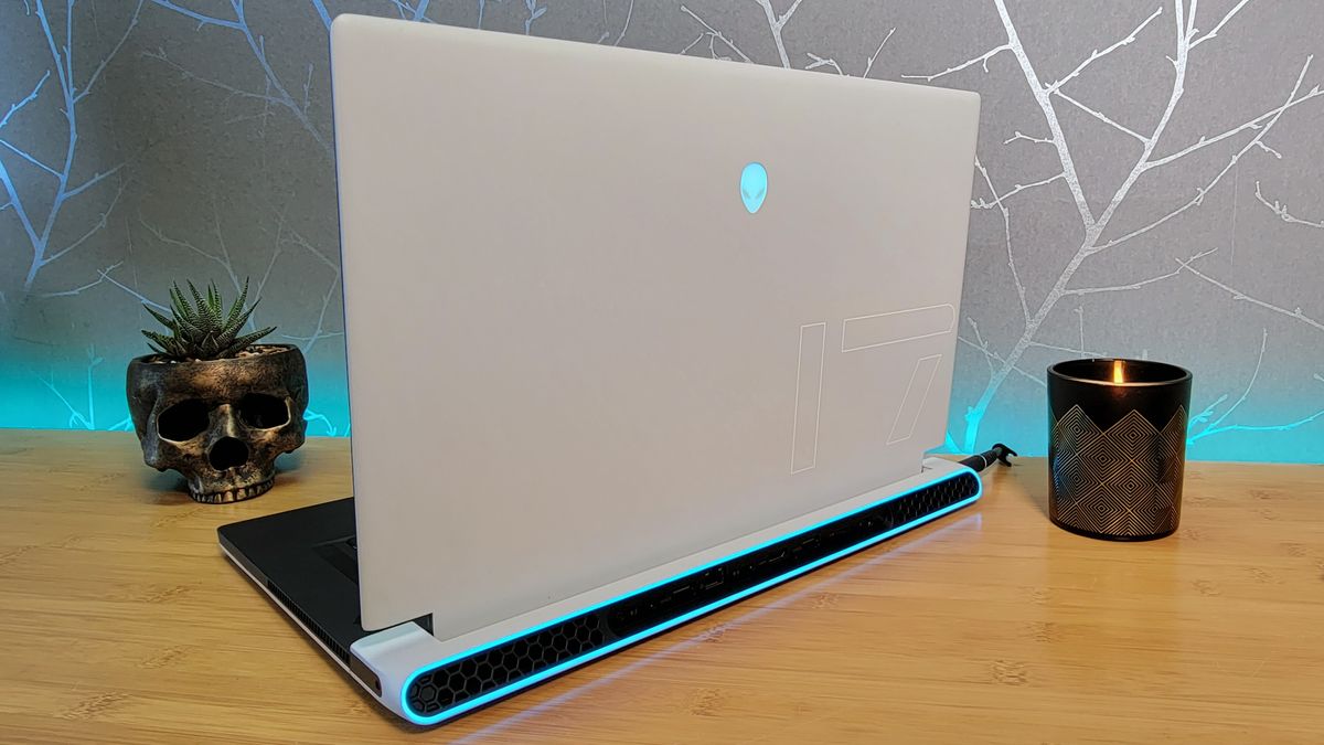 Alienware x17 R2 Review: Top-Tier Power and Style | Tom's Hardware