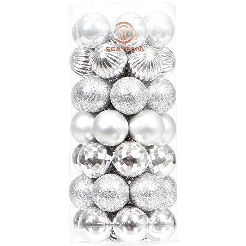 How to style the 'effortlessly cool' chrome Christmas trend | Ideal Home