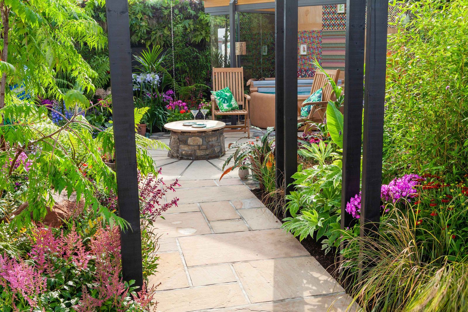 Narrow garden ideas: 12 clever ways to make the most of thin plots ...