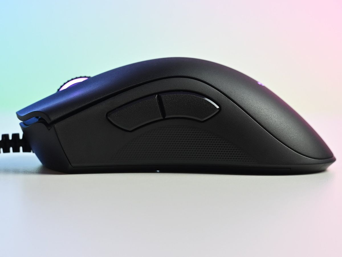 Razer DeathAdder V2 review: The upgrade we've all been waiting for ...