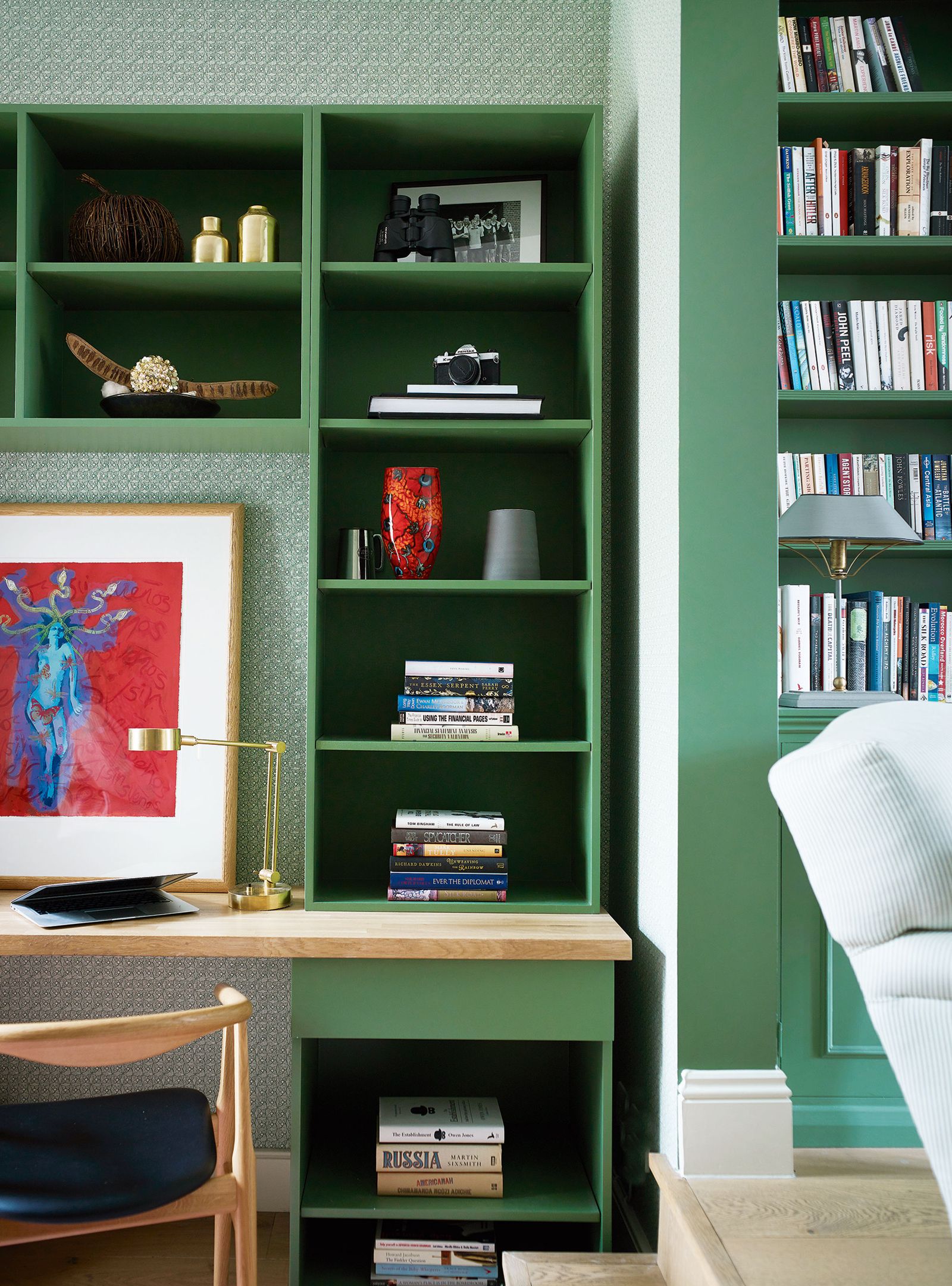 Organizing a bookshelf: 15 ways to keep on top of your tomes | Homes ...