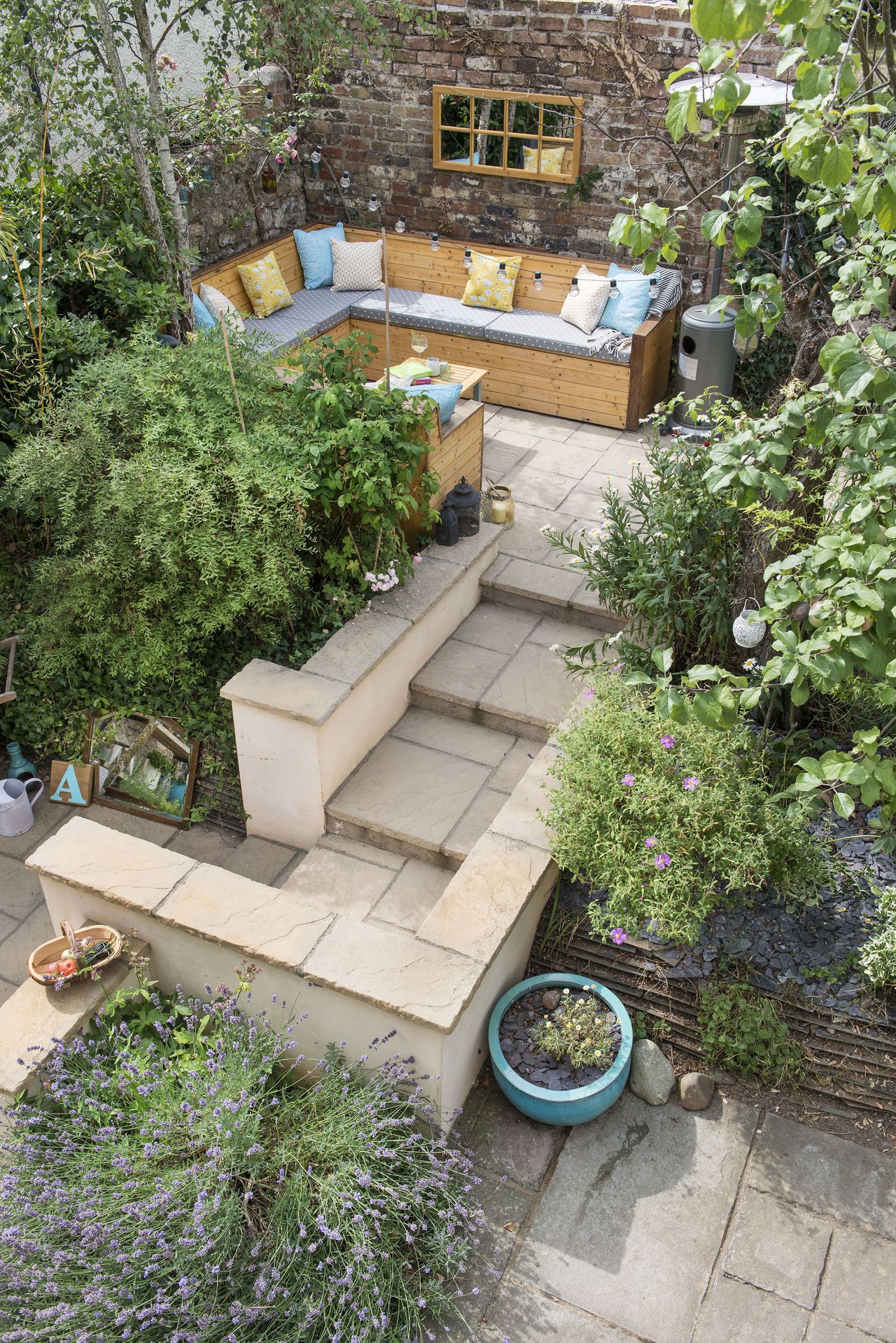 Garden makeover: an overgrown space transformed into a pretty cottage ...
