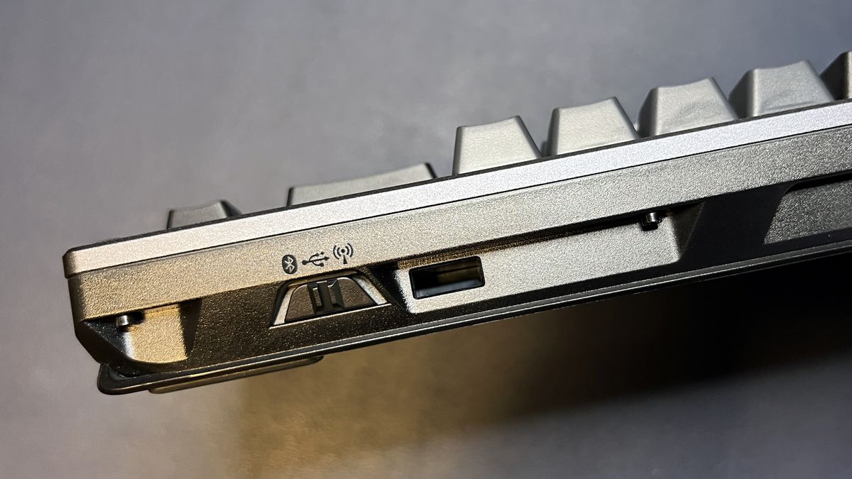 Asus ROG Azoth Review: Almost Perfect, But for the Software | Tom's ...