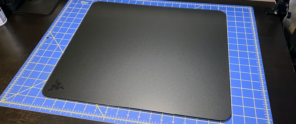 Razer Atlas Hands-On: Who Knew I Needed a $100 Glass Mouse Pad? | Tom's ...