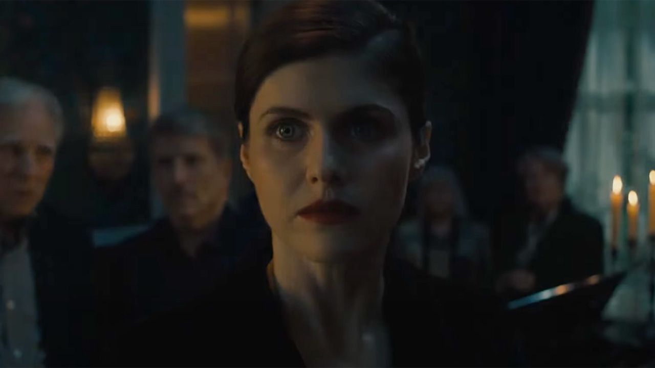 Alexandra Daddario Has Advice For Women Worried About Their Bodies ...