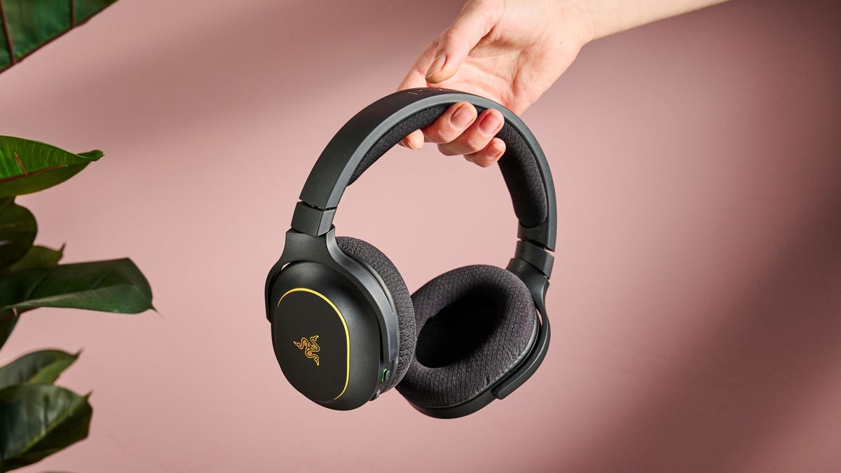 Razer Barracuda X Chroma review: a great value gaming headset ...